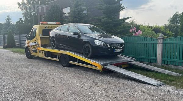 Melns Volvo S60 2011 Rīga, ar dzinēja tilpumu 2.00 L un nobraukumu 266 tūkst. km par 2500 €, foto 1 vietnē AUTOMOTO.COM.LV