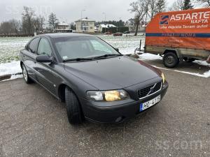 Melns Volvo S60 2001 Jelgava, ar dzinēja tilpumu 2.40 L un nobraukumu 413 tūkst. km par 1000 €, foto 3 vietnē AUTOMOTO.COM.LV