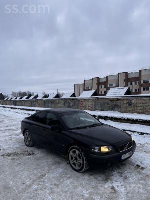 Black Volvo S60 2001 in Jelgava, with an engine capacity of 2.40 L and mileage of 0 thousand km for 1400 €, photo  on AUTOMOTO.COM.LV