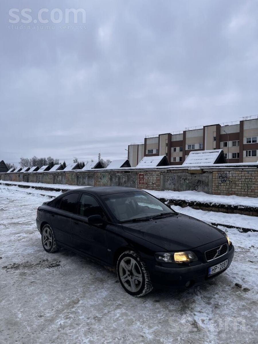 Melns Volvo S60 2001 Jelgava, ar dzinēja tilpumu 2.40 L un nobraukumu 0 tūkst. km par 1400 €, foto 1 vietnē AUTOMOTO.COM.LV