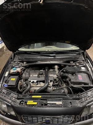 Melns Volvo S60 2001 Jelgava, ar dzinēja tilpumu 2.40 L un nobraukumu 0 tūkst. km par 1400 €, foto 7 vietnē AUTOMOTO.COM.LV