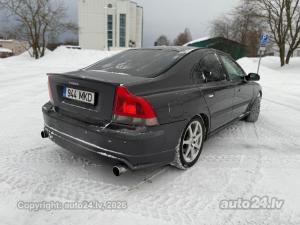 Black Volvo S60 2001 in Tallinn, with an engine capacity of 2.40 L and mileage of 275 thousand km for 1300 €, photo 4 on AUTOMOTO.COM.LV