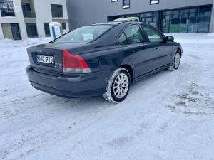 Melns Volvo S60 2001 Viļņa, ar dzinēja tilpumu 2.30 L un nobraukumu 289 tūkst. km par 1900 €, foto 4 vietnē AUTOMOTO.COM.LV