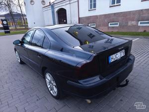 Black Volvo S60 2001 in Taurage, with an engine capacity of 2.40 L and mileage of 353 thousand km for 1650 €, photo 4 on AUTOMOTO.COM.LV