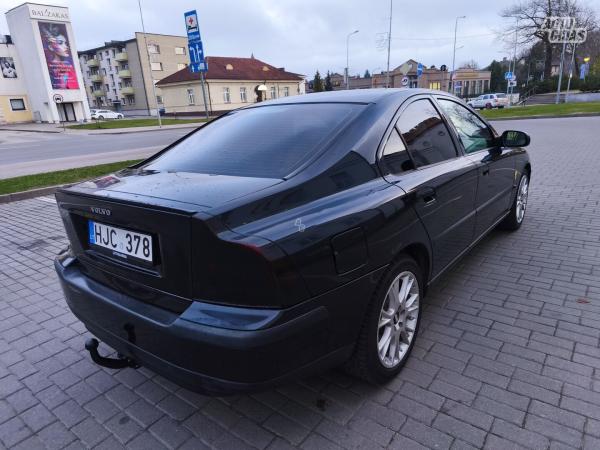 Melns Volvo S60 2001 Tauragė, ar dzinēja tilpumu 2.40 L un nobraukumu 353 tūkst. km par 1650 €, foto 4 vietnē AUTOMOTO.COM.LV
