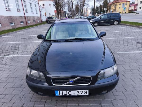 Melns Volvo S60 2001 Tauragė, ar dzinēja tilpumu 2.40 L un nobraukumu 353 tūkst. km par 1650 €, foto 5 vietnē AUTOMOTO.COM.LV