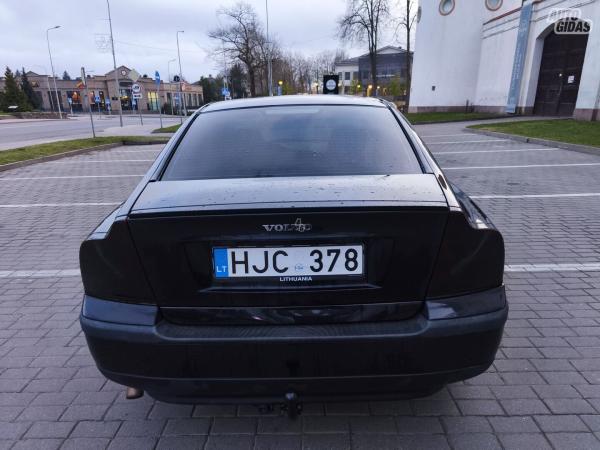 Melns Volvo S60 2001 Tauragė, ar dzinēja tilpumu 2.40 L un nobraukumu 353 tūkst. km par 1650 €, foto 6 vietnē AUTOMOTO.COM.LV