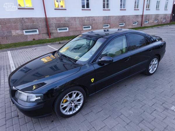 Melns Volvo S60 2001 Tauragė, ar dzinēja tilpumu 2.40 L un nobraukumu 353 tūkst. km par 1650 €, foto 9 vietnē AUTOMOTO.COM.LV