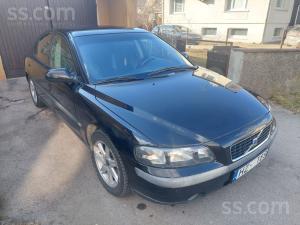 Черный Вольво С60 2001 в Рига, объемом двигателя 2.40 л и пробегом 254 тыс. км за 1200 €, фото 3 на AUTOMOTO.COM.LV