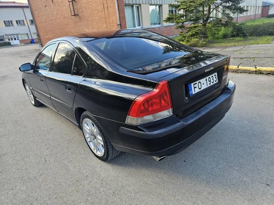 Черный Вольво С60 2001 в Екабпилс, объемом двигателя 2.40 л и пробегом 332 тыс. км за 1690 €, фото 8 на AUTOMOTO.COM.LV