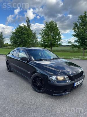 Melns Volvo S60 2001 Tukums, ar dzinēja tilpumu 2.40 L un nobraukumu 505 tūkst. km par 1700 €, foto  vietnē AUTOMOTO.COM.LV