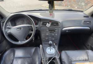 Melns Volvo S60 2001 Tukums, ar dzinēja tilpumu 2.40 L un nobraukumu 505 tūkst. km par 1700 €, foto 5 vietnē AUTOMOTO.COM.LV