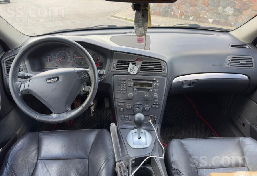 Melns Volvo S60 2001 Tukums, ar dzinēja tilpumu 2.40 L un nobraukumu 505 tūkst. km par 1700 €, foto 5 vietnē AUTOMOTO.COM.LV