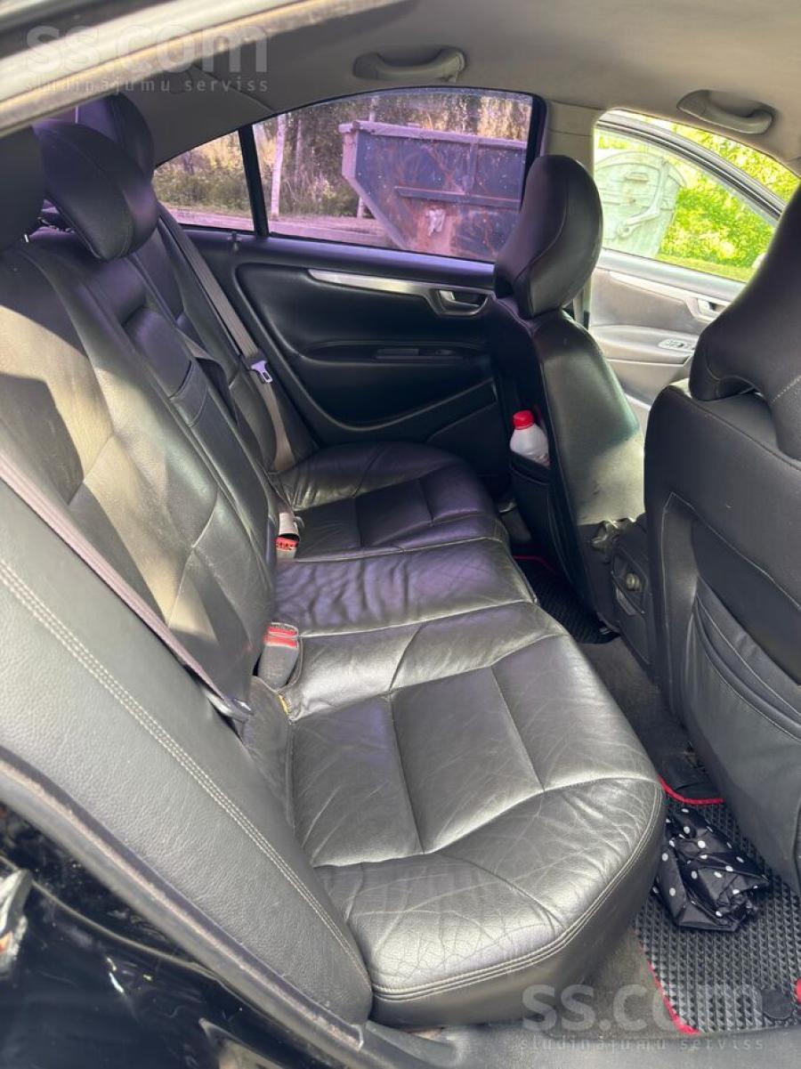 Melns Volvo S60 2001 Tukums, ar dzinēja tilpumu 2.40 L un nobraukumu 505 tūkst. km par 1700 €, foto 6 vietnē AUTOMOTO.COM.LV