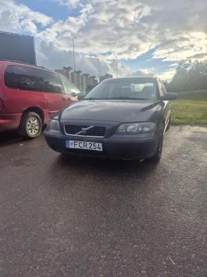 Melns Volvo S60 2001 Kauņa, ar dzinēja tilpumu 2.40 L un nobraukumu 390 tūkst. km par 900 €, foto 5 vietnē AUTOMOTO.COM.LV