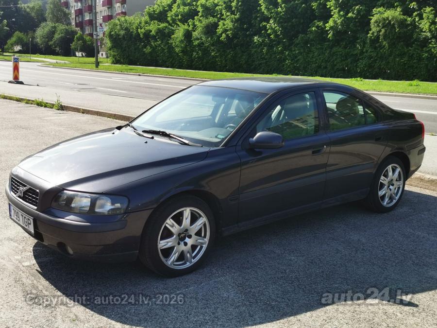 Черный Вольво С60 2001 в Таллин, объемом двигателя 2.40 л и пробегом 156 тыс. км за 4500 €, фото 1 на AUTOMOTO.COM.LV