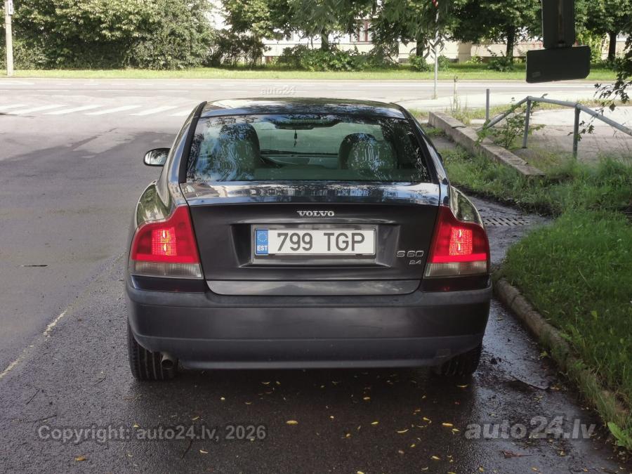 Черный Вольво С60 2001 в Таллин, объемом двигателя 2.40 л и пробегом 156 тыс. км за 4500 €, фото 6 на AUTOMOTO.COM.LV
