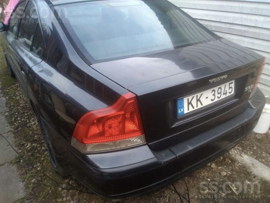 Melns Volvo S60 2001 Rīga, ar dzinēja tilpumu 2.30 L un nobraukumu 265 tūkst. km par 750 €, foto 1 vietnē AUTOMOTO.COM.LV
