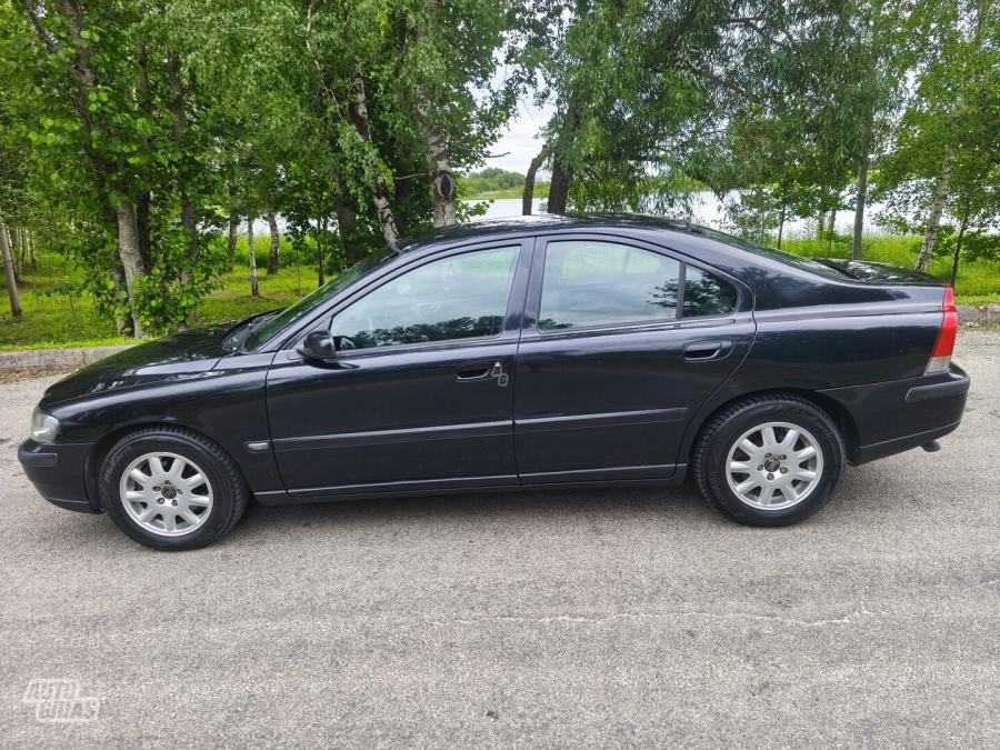 Melns Volvo S60 2001 Tauragė, ar dzinēja tilpumu 2.40 L un nobraukumu 0 tūkst. km par 1480 €, foto 8 vietnē AUTOMOTO.COM.LV