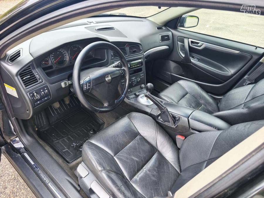 Melns Volvo S60 2001 Tauragė, ar dzinēja tilpumu 2.40 L un nobraukumu 0 tūkst. km par 1480 €, foto 10 vietnē AUTOMOTO.COM.LV