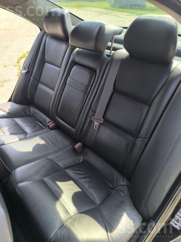 Melns Volvo S60 2001 Tukums, ar dzinēja tilpumu 2.40 L un nobraukumu 420 tūkst. km par 1350 €, foto 5 vietnē AUTOMOTO.COM.LV