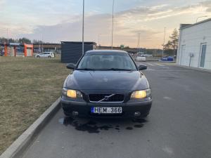 Черный Вольво С60 2001 в Вильнюс, объемом двигателя 2.40 л и пробегом 293 тыс. км за 790 €, фото 9 на AUTOMOTO.COM.LV