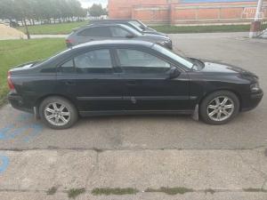 Black Volvo S60 2001 in Siauliai, with an engine capacity of 2.40 L and mileage of 303 thousand km for 1150 €, photo 3 on AUTOMOTO.COM.LV