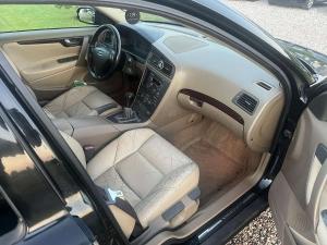 Black Volvo S60 2001 in Alytus, with an engine capacity of 2.40 L and mileage of 382 thousand km for 1199 €, photo 11 on AUTOMOTO.COM.LV