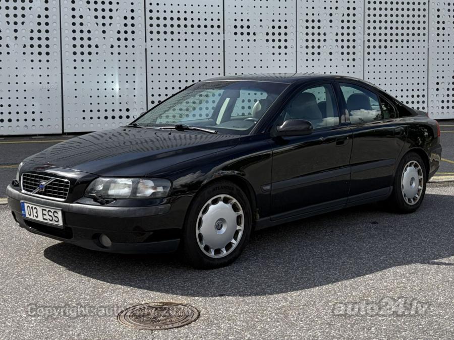 Melns Volvo S60 2001 Tartu, ar dzinēja tilpumu 2.30 L un nobraukumu 291 tūkst. km par 2599 €, foto 1 vietnē AUTOMOTO.COM.LV