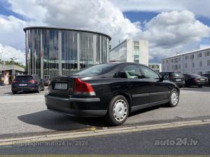 Melns Volvo S60 2001 Tartu, ar dzinēja tilpumu 2.30 L un nobraukumu 291 tūkst. km par 2599 €, foto 4 vietnē AUTOMOTO.COM.LV