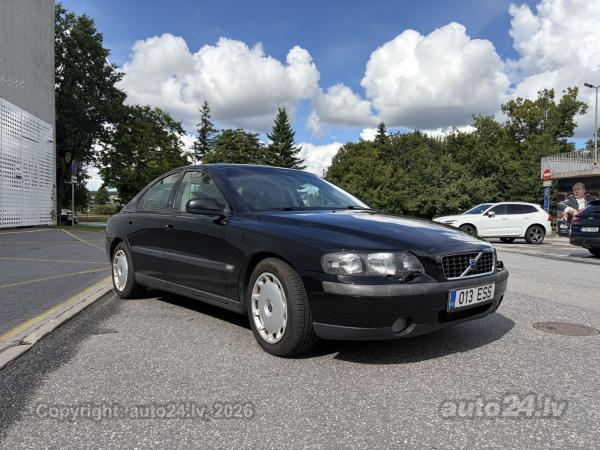 Melns Volvo S60 2001 Tartu, ar dzinēja tilpumu 2.30 L un nobraukumu 291 tūkst. km par 2599 €, foto 6 vietnē AUTOMOTO.COM.LV