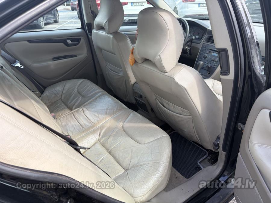 Melns Volvo S60 2001 Tartu, ar dzinēja tilpumu 2.30 L un nobraukumu 291 tūkst. km par 2599 €, foto 10 vietnē AUTOMOTO.COM.LV