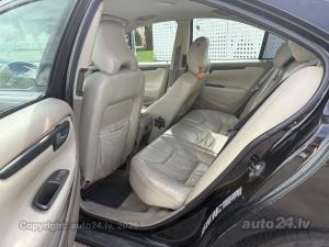 Melns Volvo S60 2001 Tartu, ar dzinēja tilpumu 2.30 L un nobraukumu 291 tūkst. km par 2599 €, foto 11 vietnē AUTOMOTO.COM.LV