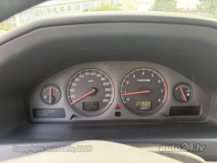 Melns Volvo S60 2001 Tartu, ar dzinēja tilpumu 2.30 L un nobraukumu 291 tūkst. km par 2599 €, foto 12 vietnē AUTOMOTO.COM.LV