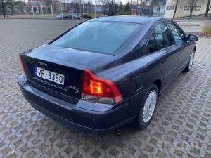 Black Volvo S60 2002 in Cesis, with an engine capacity of 2.40 L and mileage of 334 thousand km for 1450 €, photo 4 on AUTOMOTO.COM.LV