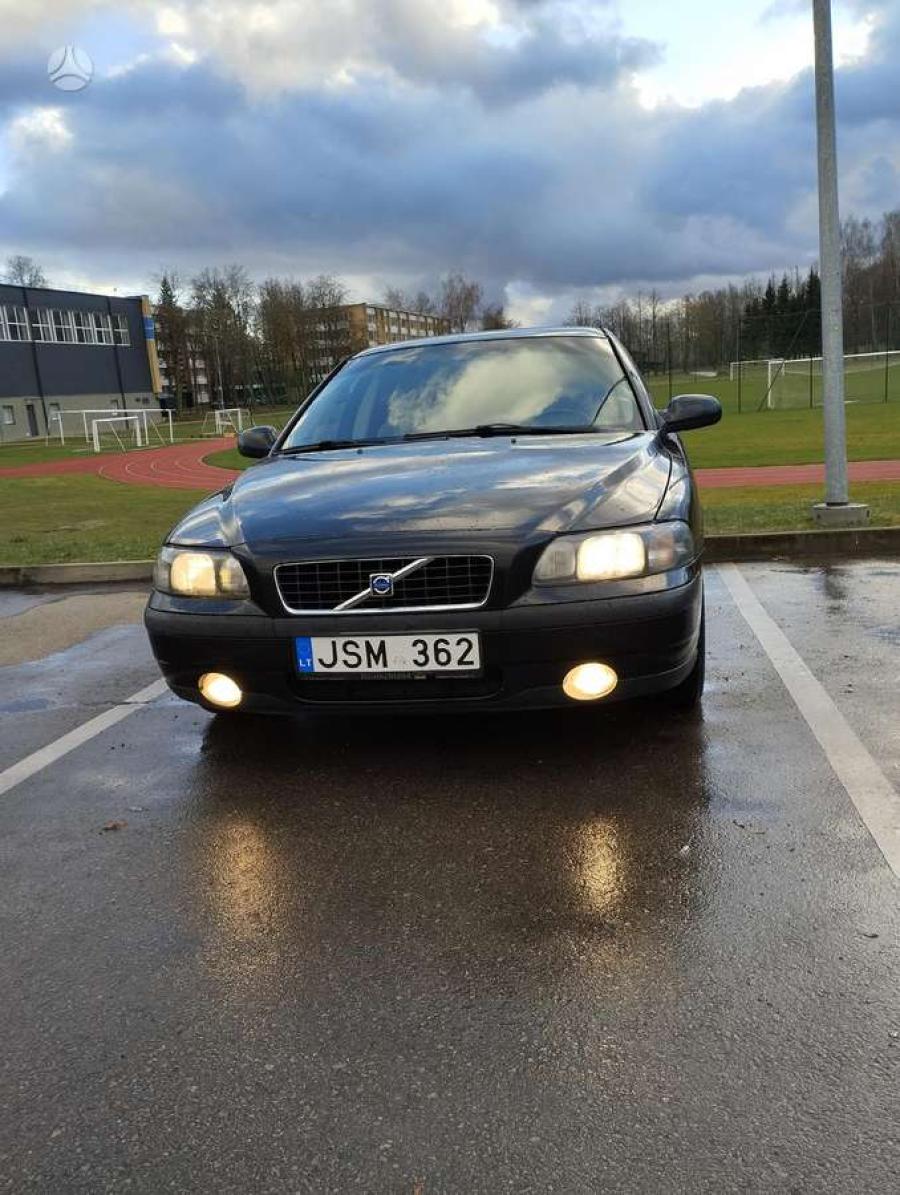 Melns Volvo S60 2002 Elektrėnai, ar dzinēja tilpumu 2.40 L un nobraukumu 340 tūkst. km par 1500 €, foto 2 vietnē AUTOMOTO.COM.LV