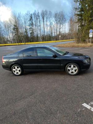 Melns Volvo S60 2002 Elektrėnai, ar dzinēja tilpumu 2.40 L un nobraukumu 340 tūkst. km par 1500 €, foto 7 vietnē AUTOMOTO.COM.LV
