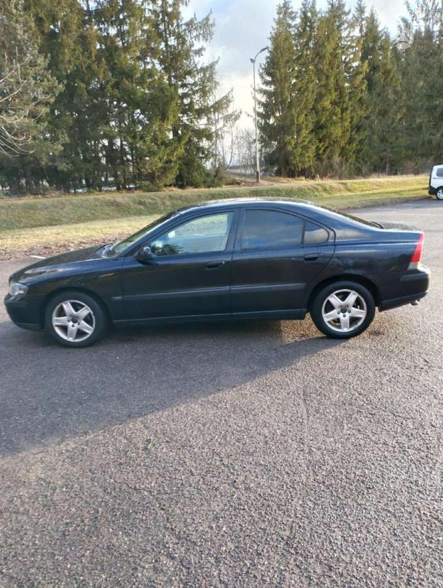 Melns Volvo S60 2002 Elektrėnai, ar dzinēja tilpumu 2.40 L un nobraukumu 340 tūkst. km par 1500 €, foto 11 vietnē AUTOMOTO.COM.LV