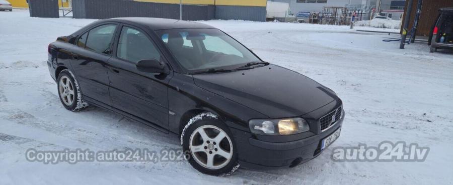 Black Volvo S60 2002 in Tartu, with an engine capacity of 2.40 L and mileage of 378 thousand km for 1699 €, photo 7 on AUTOMOTO.COM.LV