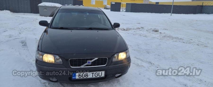Black Volvo S60 2002 in Tartu, with an engine capacity of 2.40 L and mileage of 378 thousand km for 1699 €, photo 8 on AUTOMOTO.COM.LV