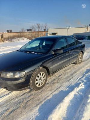 Black Volvo S60 2002 in Kaunas, with an engine capacity of 2.44 L and mileage of 340 thousand km for 1250 €, photo 2 on AUTOMOTO.COM.LV