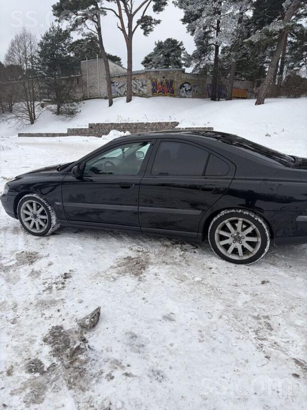 Черный Вольво С60 2002 в Вентспилс, объемом двигателя 2.40 л и пробегом 334 тыс. км за 1900 €, фото 5 на AUTOMOTO.COM.LV