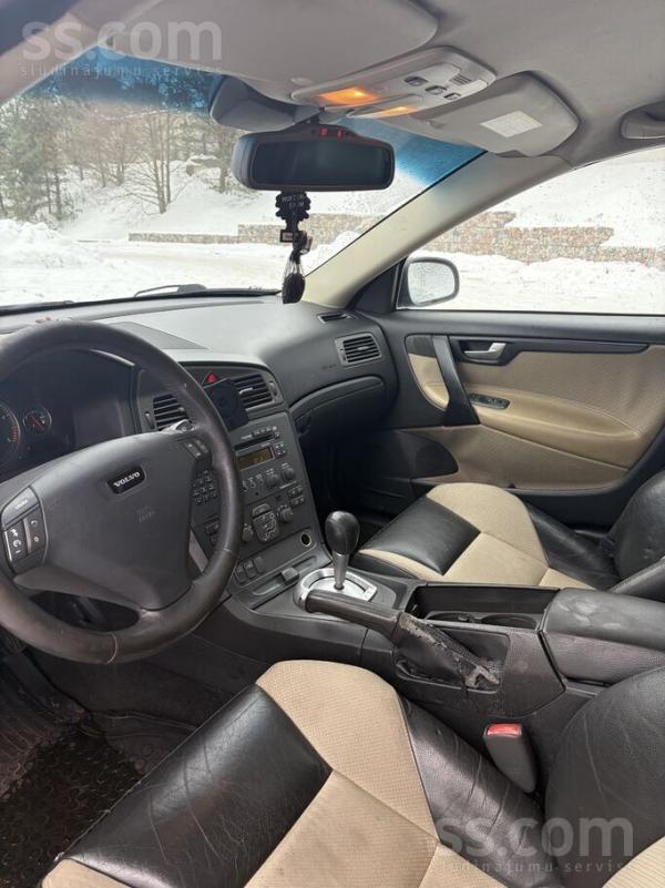 Черный Вольво С60 2002 в Вентспилс, объемом двигателя 2.40 л и пробегом 334 тыс. км за 1900 €, фото 9 на AUTOMOTO.COM.LV