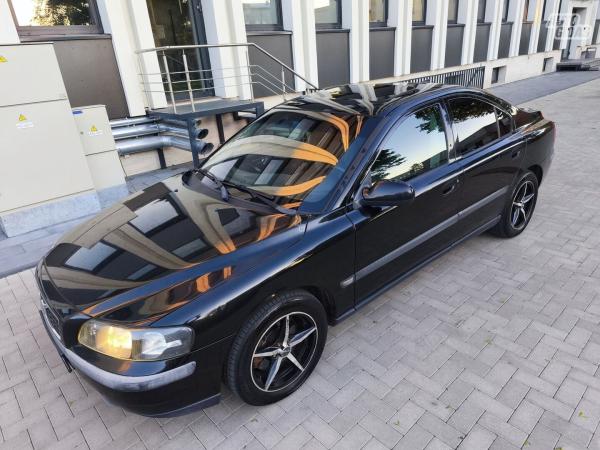 Melns Volvo S60 2002 Tauragė, ar dzinēja tilpumu 2.40 L un nobraukumu 400 tūkst. km par 1650 €, foto 9 vietnē AUTOMOTO.COM.LV