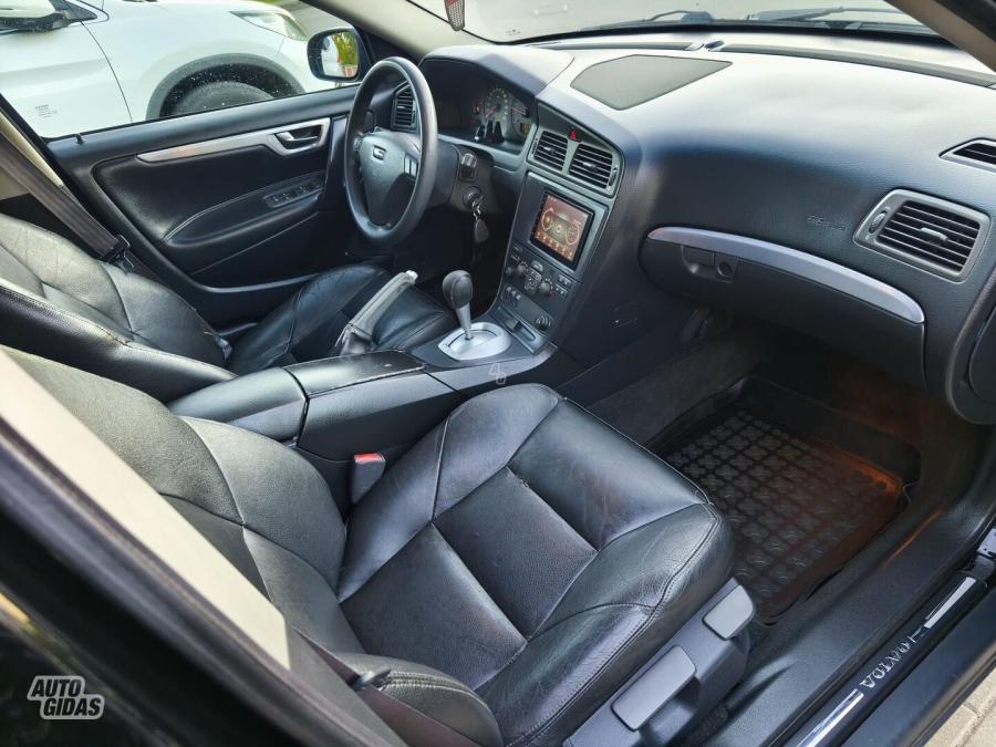 Melns Volvo S60 2002 Tauragė, ar dzinēja tilpumu 2.40 L un nobraukumu 400 tūkst. km par 1650 €, foto 13 vietnē AUTOMOTO.COM.LV