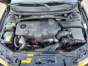 Melns Volvo S60 2002 Tauragė, ar dzinēja tilpumu 2.40 L un nobraukumu 400 tūkst. km par 1650 €, foto 22 vietnē AUTOMOTO.COM.LV