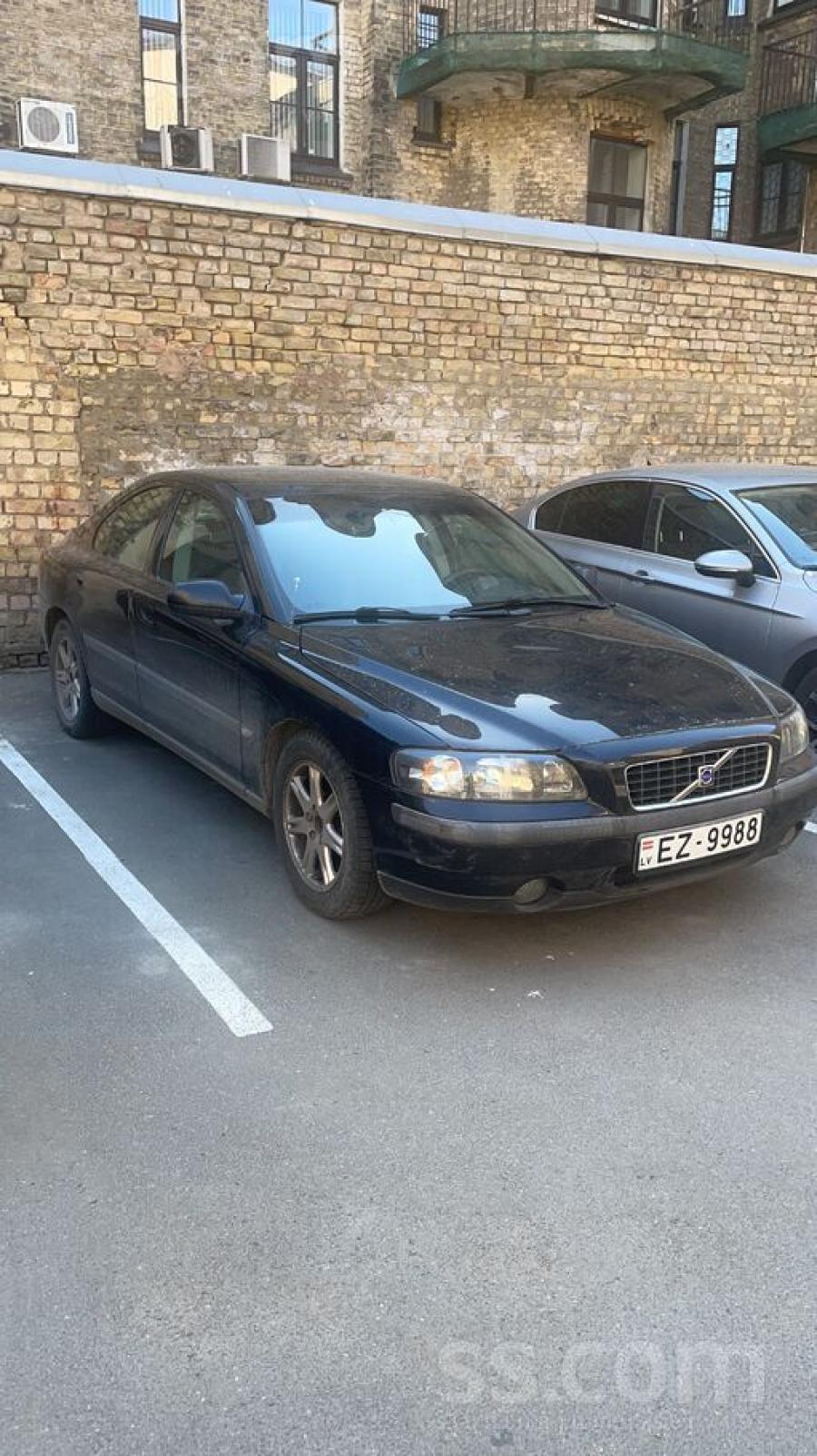 Black Volvo S60 2002 in Riga, with an engine capacity of 2.40 L and mileage of 163 thousand km for 2350 €, photo 3 on AUTOMOTO.COM.LV