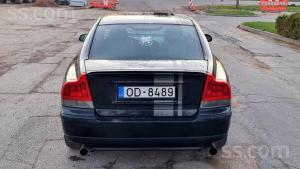 Melns Volvo S60 2002 Cēsis, ar dzinēja tilpumu 2.40 L un nobraukumu 539 tūkst. km par 2200 €, foto 7 vietnē AUTOMOTO.COM.LV