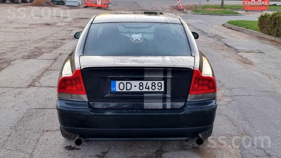 Melns Volvo S60 2002 Cēsis, ar dzinēja tilpumu 2.40 L un nobraukumu 539 tūkst. km par 2200 €, foto 7 vietnē AUTOMOTO.COM.LV