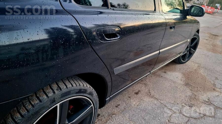 Melns Volvo S60 2002 Cēsis, ar dzinēja tilpumu 2.40 L un nobraukumu 539 tūkst. km par 2200 €, foto 15 vietnē AUTOMOTO.COM.LV